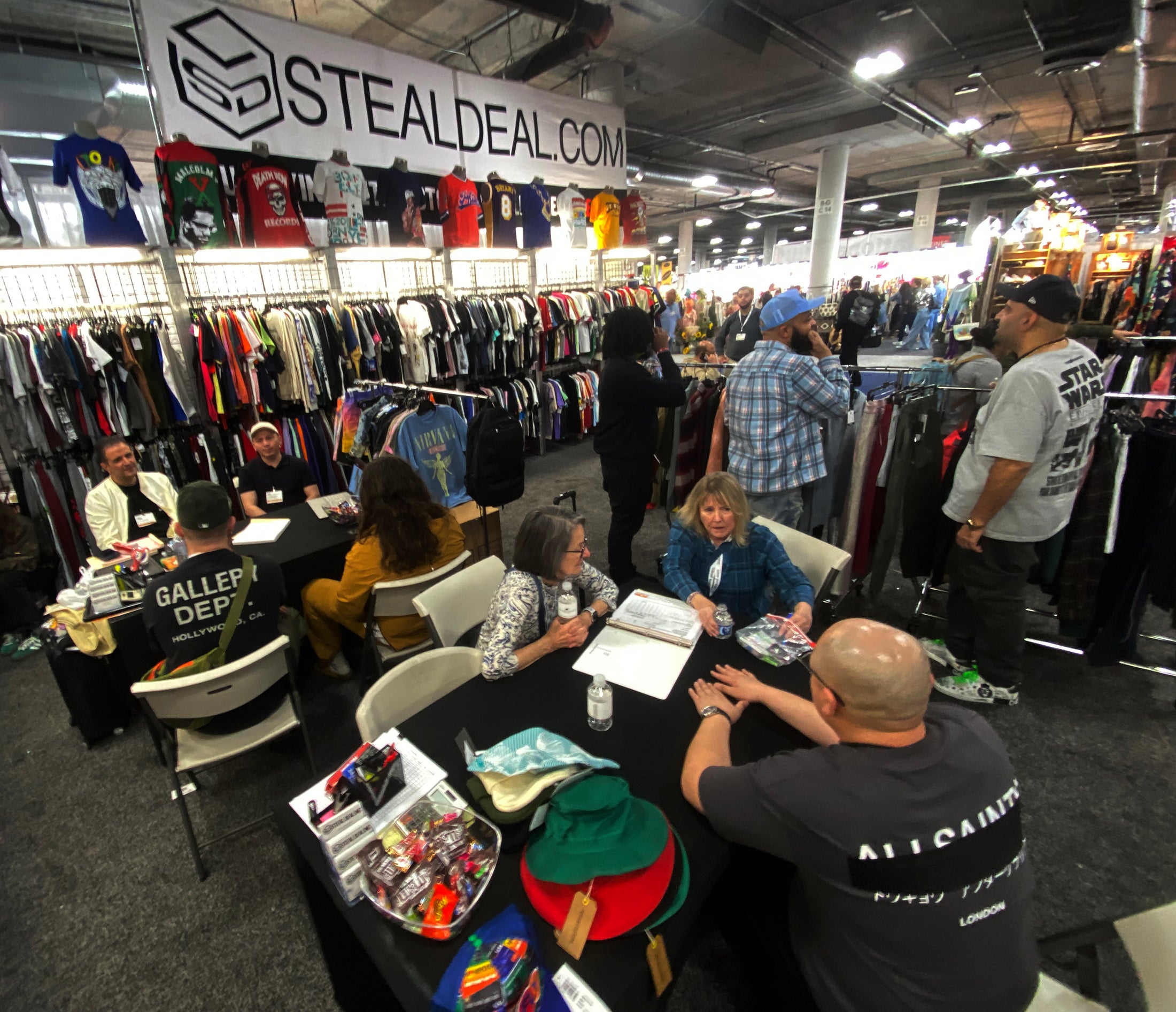 Wholesale Clothing Distributor - Streetwear, Hip Hop & Urban Wear